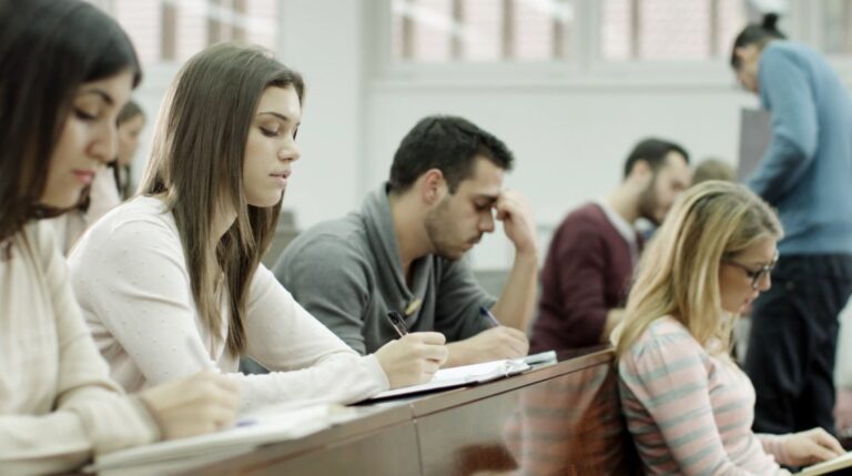 What Makes PWIs and HBCUs Different? A Side-by-Side Comparison - Wood ...